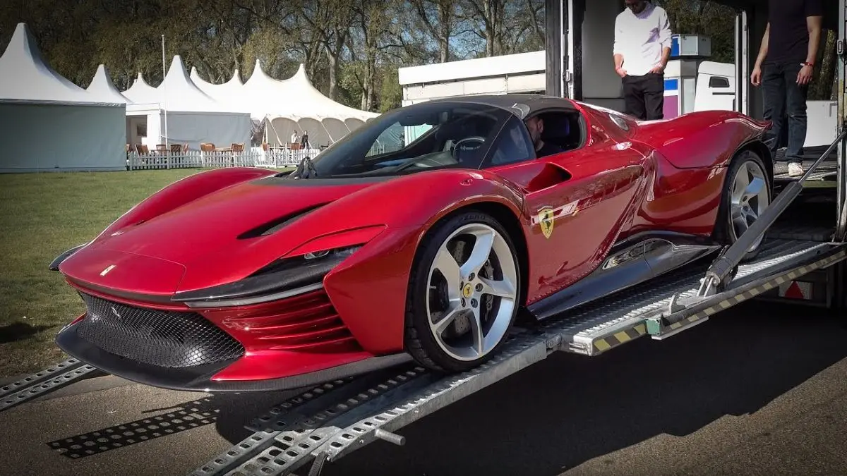800 milliós Ferrarit vett valaki Magyarországon – ilyen luxusautókra ...